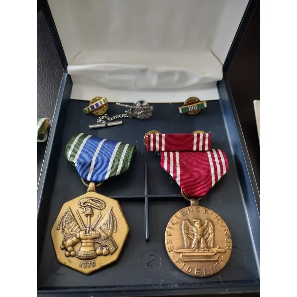 Unbranded | Other | Lot Of 4 Vintage Us Military Army Medals Ww2 ...